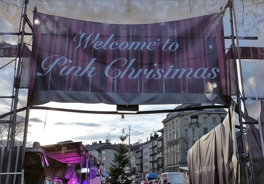 Pink Christmas in Vienna – The wanders