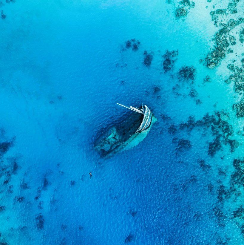 Vaavu Shipwreck – The wanders